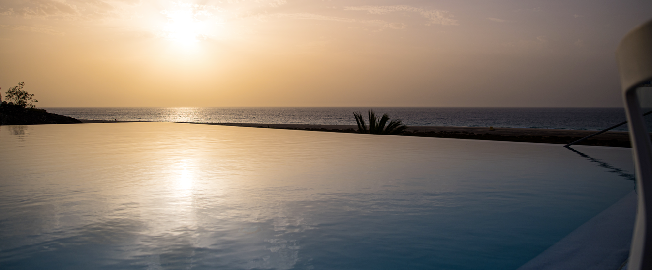 The different types of pool edge and their use - Morana Water Design